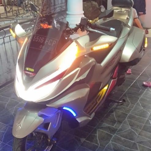 Modifikasi goldwings honda pcx lokal warna Gold | Lazada Indonesia