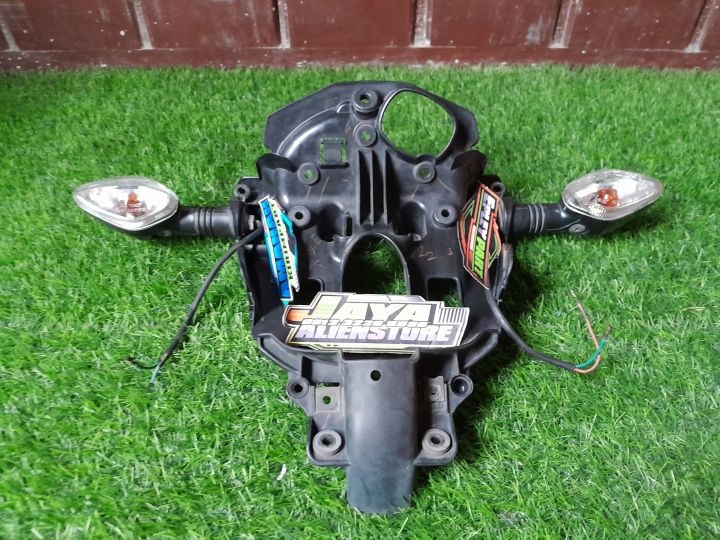 Cover Batok Belakang Dudukan Lampu Riting Speedo Depan Verza Original ...