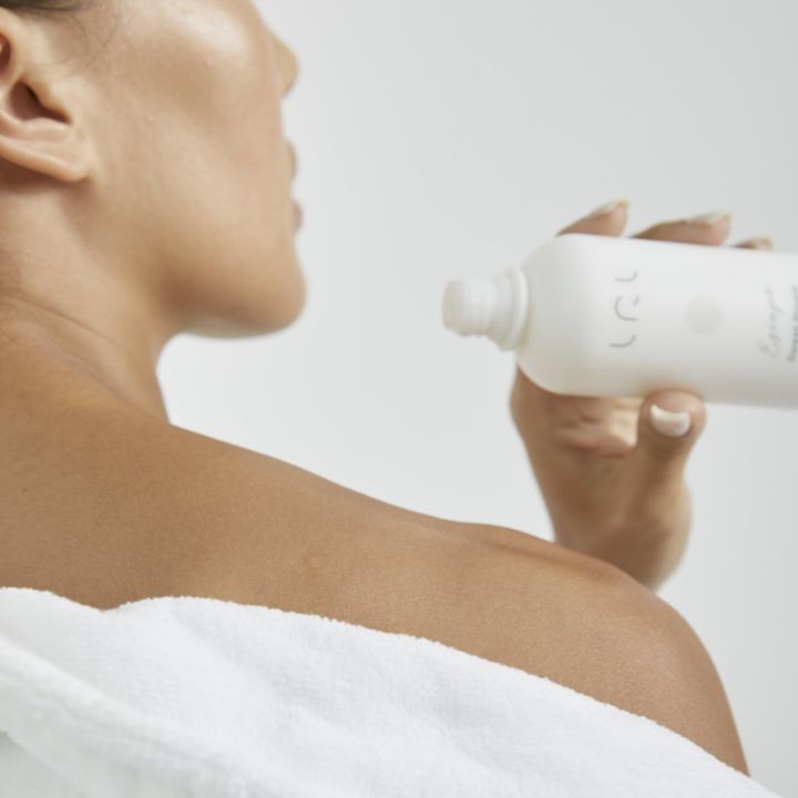 LRL Escape Damascan Rose Body Oil // แอลอาร์แอล เอสเคป น้ำมันทาผิว ...