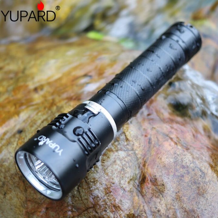 YUPARD ไฟฉายกันน้ำสำหรับดำน้ำใต้น้ำสีขาวแสงสีเหลือง3 * L2ไฟฉาย LED ดำ ...