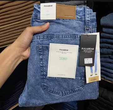 Levis pull and bear store