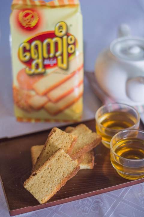 ရွှေကျီး_နို့ကိတ်ခြောက် / Shwe Kyee_Milk Dried Cake / Shwe Kyee_เค้กนม ...