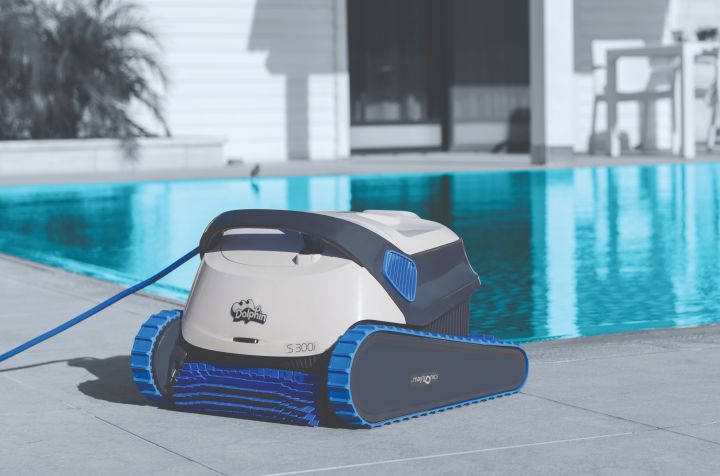 Dolphin S300i Robotic Pool Cleaner with App Control. Cleans Pools up to 12m Including Walls ...