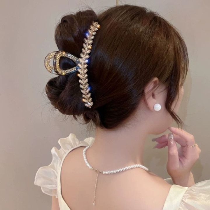 Oeuvr Metal Rhinestone Hair Claw Korean Style Crystal Wheat Shark Clip