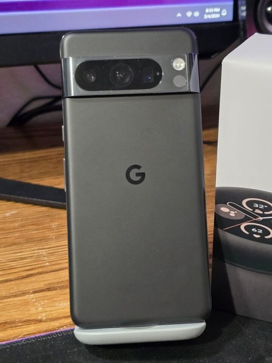 Google Pixel 8 Pro, Black, 256gb, with extras! | Lazada.co.th