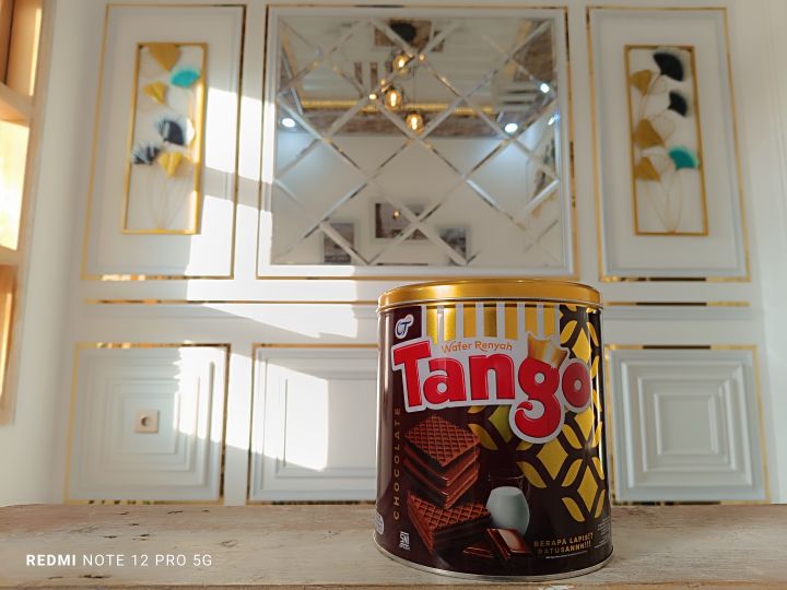 Wafer Tango Chocolate Kemasan Kaleng 300 gr | Lazada Indonesia