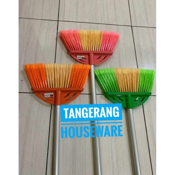 SAPU LANTAI NAGATA Plastik Gagang Besi Panjang NAGATA 0717 | Lazada ...