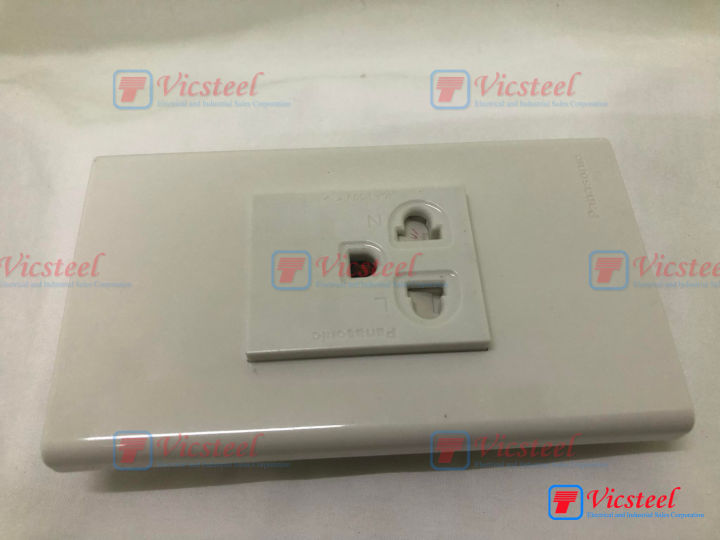 Panasonic Single Universal Outlet with Ground and Safety Shutter WEG ...