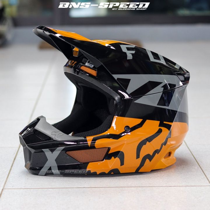 หมวกกันน็อควิบาก Fox v1 2022 - Skew Black/Gold | Lazada.co.th