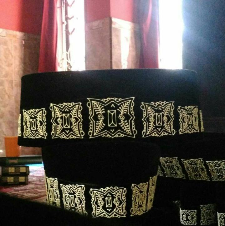 songkok peci nasional beludru hitam lukis motif pintu aceh | Lazada ...