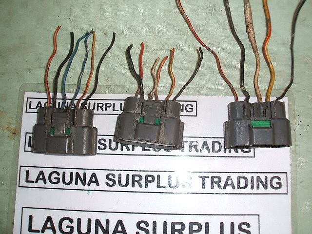 REFURBISHED Nissan Distributor socket connector 6 terminals straight ...