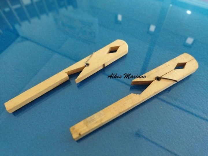 PENJEPIT UNTUK TABUNG REAKSI ALAT LABORATORIUM | Lazada Indonesia