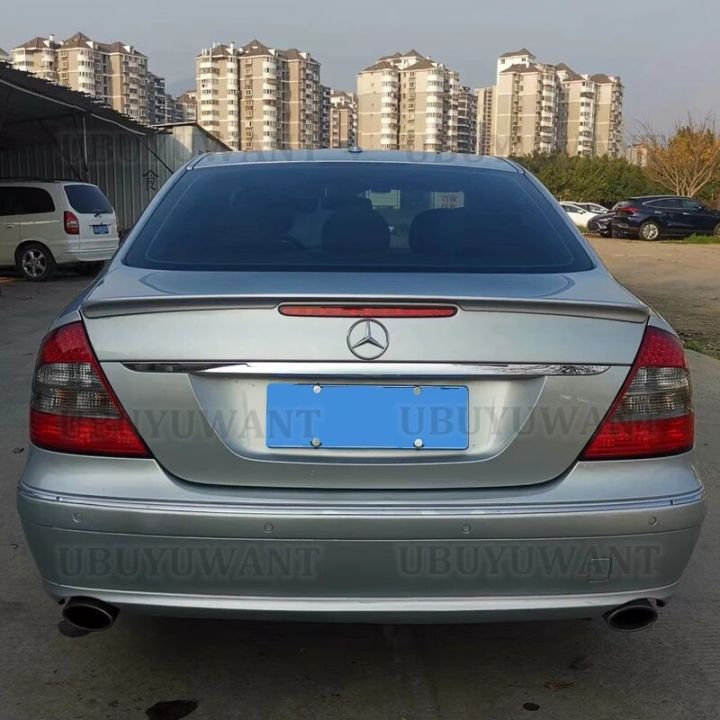 สำหรับ Mercedes-Benz W211สปอยเลอร์รถยนต์ E240 E320 E300มันเงาคุณภาพดีตกแต่งหางปีกสีดำสำหรับ Benz ...