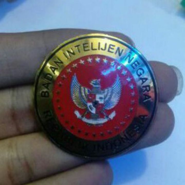 PIN Bin magnet PIN Bin bulat PIN Bin merah Bros Bin Bros badan ...