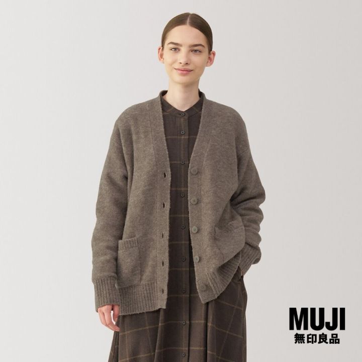 มูจิ เสื้อคาดิแกนผ้าวูลบูเคลคอวีแขนยาว ผู้หญิง - MUJI Wool Boucle V ...