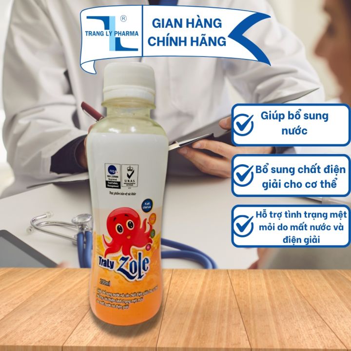 Nước uống bù nước điện giải Traly Zole giúp bổ sung nước và các chất điện giải cho cơ thể, giảm ...