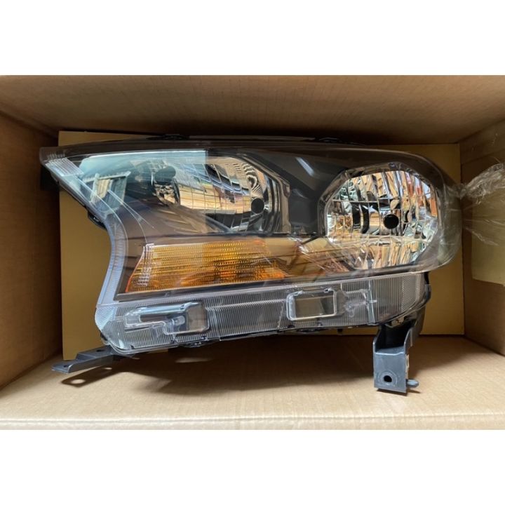 Ford Ranger/ Everest 2016-2018 Headlights (Bulb Type) | Lazada PH