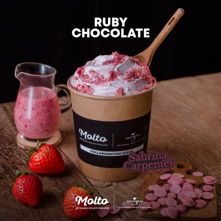 Ruby Chocolate (ไอศกรีมช็อกโกแลตสีชมพู+ซอสสตรอว์เบอร์รีสูตรพิเศษ 1 ถ้วย 16 oz.) - Molto premium ...