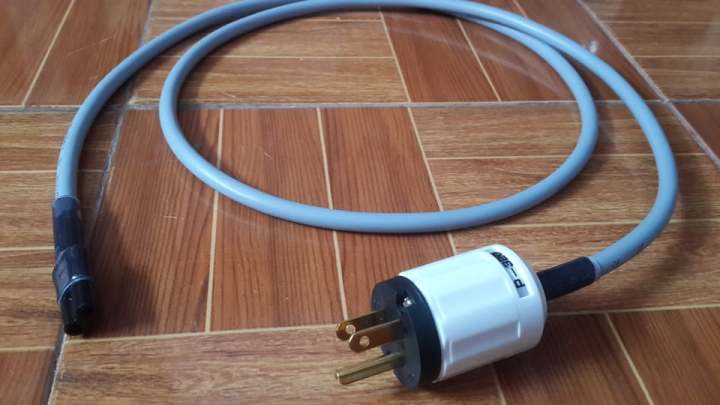 สายไฟเยอรมัน HELUKABEL YSLY -JZ 2.5 ท้าย C7 (เลขแปด) หัวปลั๊ก ชุบทอง ...