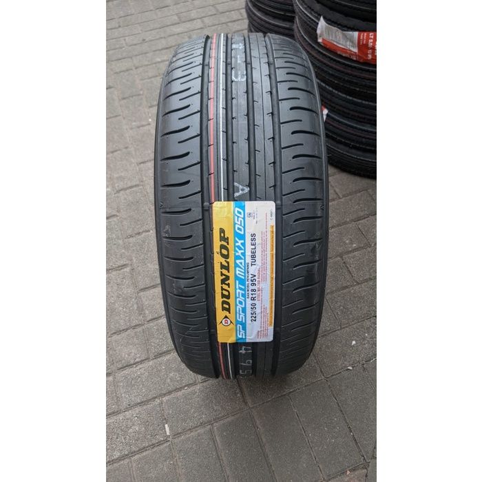 Dunlop SportMaxx 050+ Size 225/50 R18 Ban Mobil HR-V, Innova zenix ...