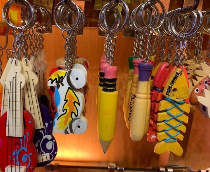 PHILIPPINES KeyChain Wooden Native Philippines Souvenir Keychain Key ...