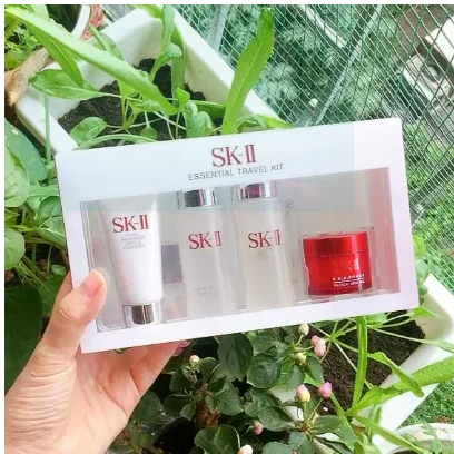 Hộp 4 sản phẩm dưỡng da mini SK-II Essential Travel Kit của Nhật gồm sữa rửa mặt, nước hoa hồng ...