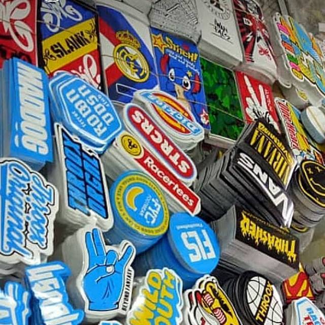 Stiker distro isi 50pcs sticker variasi motor helm laptop mobil ...