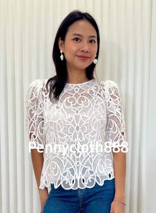 69403 เสื้อ A la carte ลูกไม้เนื้อทอใหม่ แขนสั้น คอปาด มีซับใน เนื้อผ้า ...