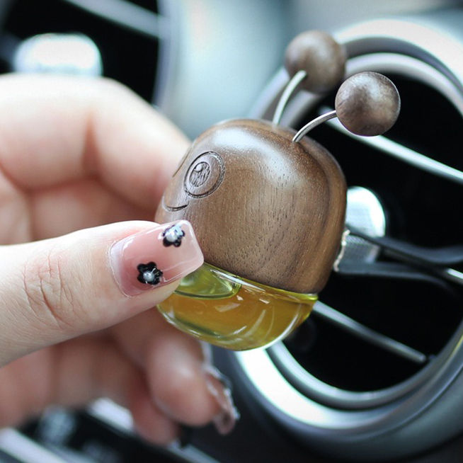 Premium Bee-Shaped Car Air Freshener – Wooden & Glass, Refillable Aroma Diffuser for Air ...
