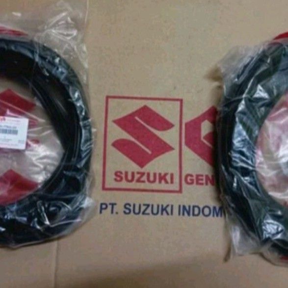 karet pintu depan kanan atau kiri futura, carry 1500 cc , carry 1600cc ...