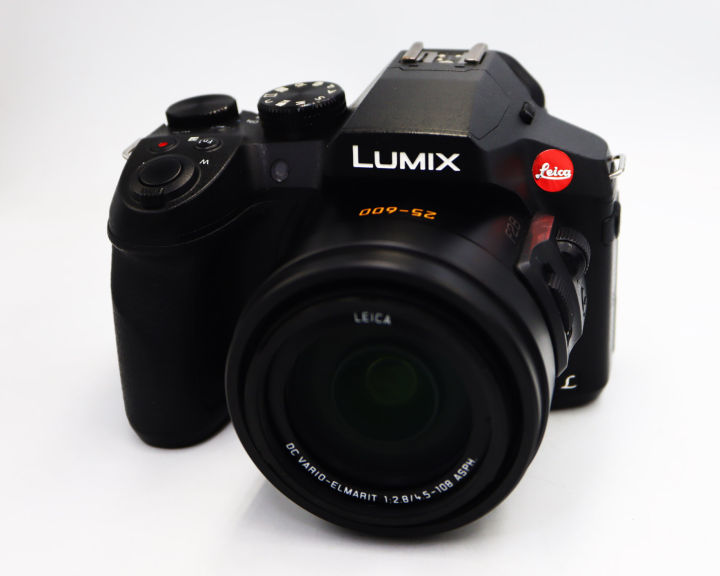 Panasonic Lumix FZ300 LEICA 24x ระยะ 25-600mm รูรับแสงกว้าง F2.8 ตลอด ...