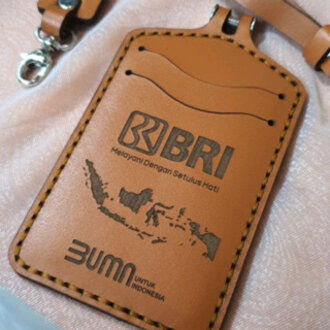 Name Tag Holder Kulit Sapi Asli Model Besi Barbel. ID Card Holder ...