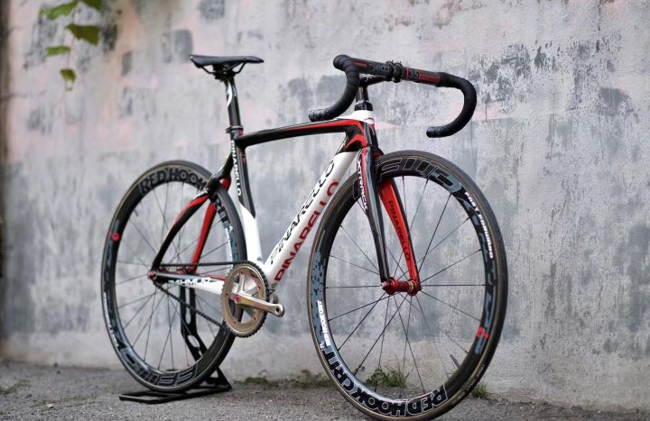PINARELLO carbon fiber frame with red hook wheel set single-speed ...
