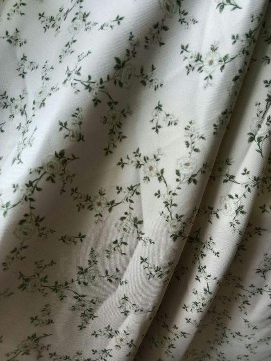 KAIN MOTIF BUNGA KECIL WARNA DASAR CREAM SOFT ecer per 0,5 meter ...