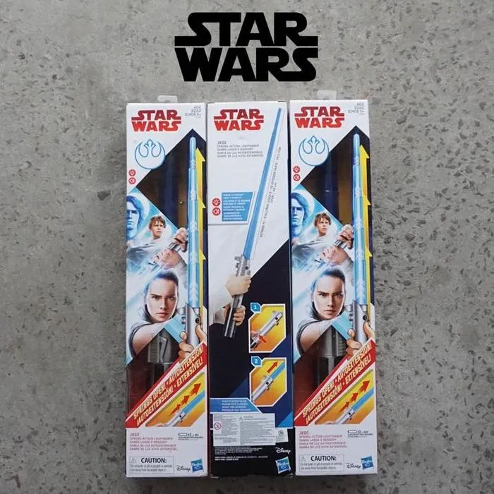 Star Wars - REY Spring Action Electronic Lightsaber / Automatic ...