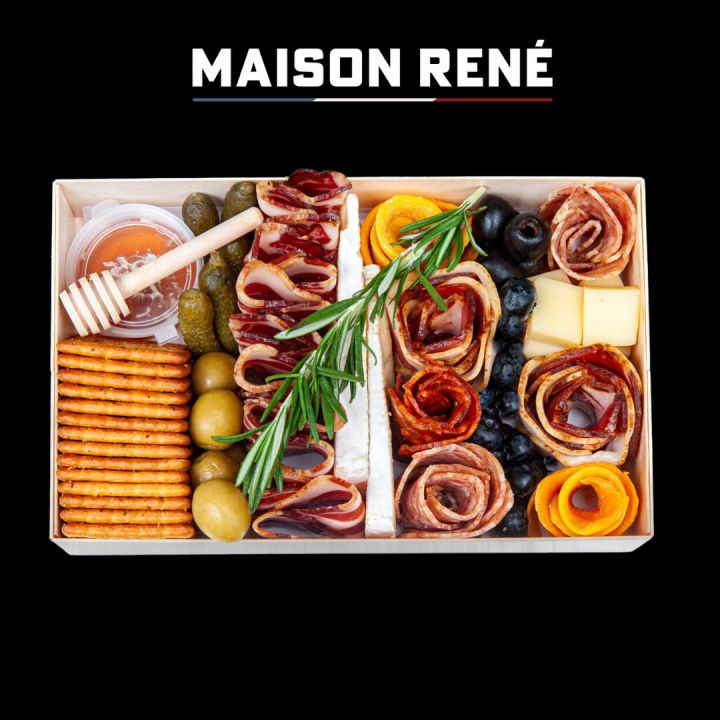 Charcuterie Box Size Large for 2-3 pax, Cold cut box for party set ...