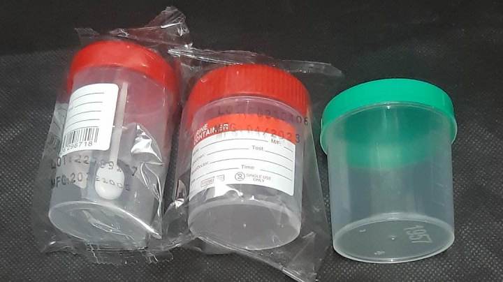 STERILE/NON-STERILE URINE/STOOL/SPECIMEN COLLECTOR WITH SCREW-TOP ...