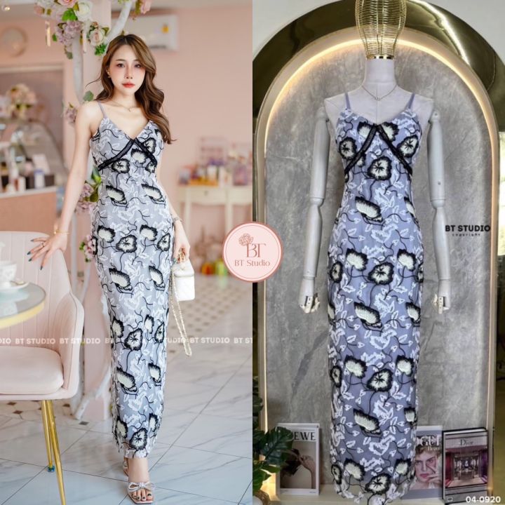 งานป้าย BT-Studio แม๊กซี่เดรสสายเดี่ยวงานผ้าลูกไม้งานปักลายดอกไม้แน่น ๆ มีซับในสีฟ้า ซิปหลังอก ...