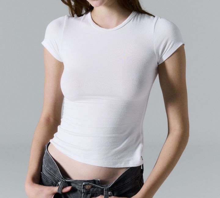 AIMER - Ivy Slim Fit Tee เสื้อยืดครอป แขนสั้น | Lazada.co.th