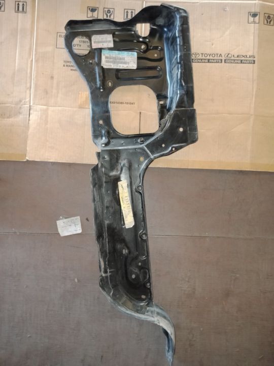 824. 53702-26130 แผงเบ้าโช๊คอัพหน้า ข้างบังโคลน รถตู้ KDH# ปี 2005-2007 ...