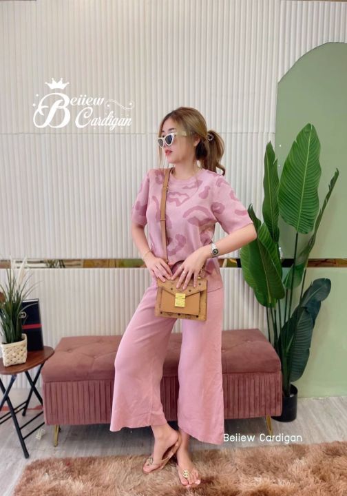 Risara🧸งานชุดเซตไหมพรม จบแมตช์คู่มาแบบลงตัว ทรงเสื้อแขนสั้นงานผ้าทอลาย ...