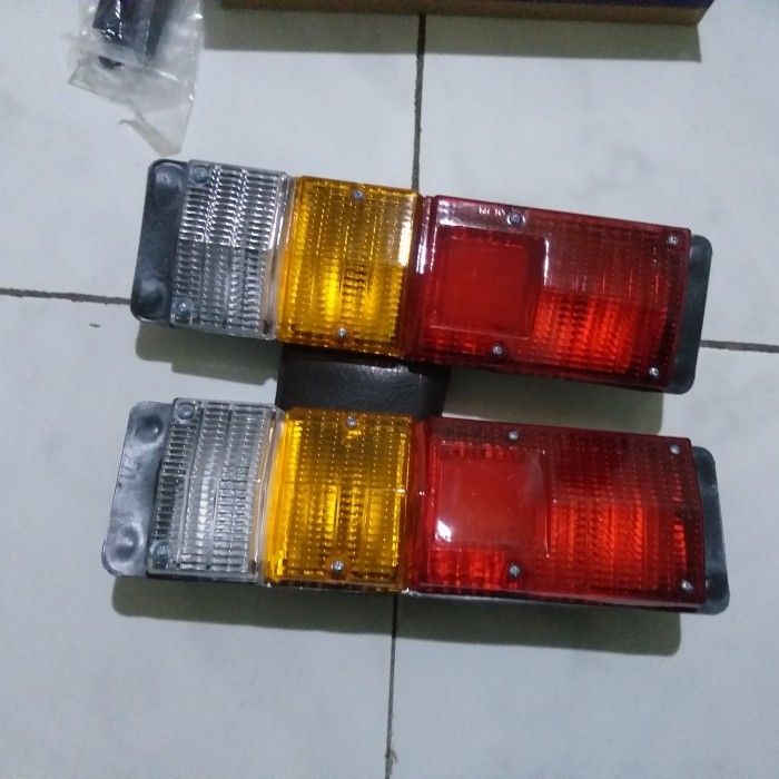 1SET LAMPU STOP LAMPU REM BELAKANG PANTHER PICK UP Harga Set / satu set ...