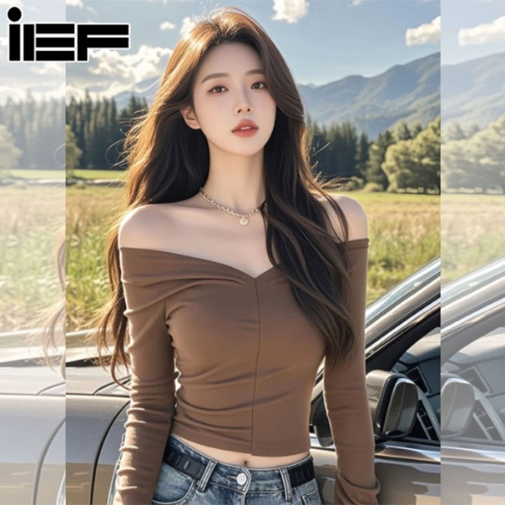 IEF เสื้อครอป, เสื้อยืดครอปคอวีเข้ารูป สีน้ำตาล, เสื้อครอปหญิง, 2025 | Lazada.co.th
