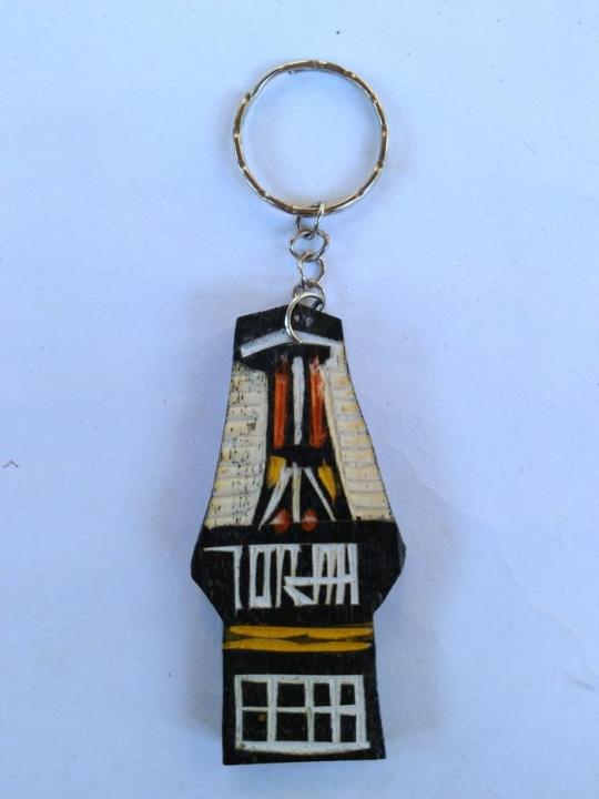 Gantungan Kunci Unik Rumah Toraja / Tongkonan dari Kayu Uru | Lazada ...