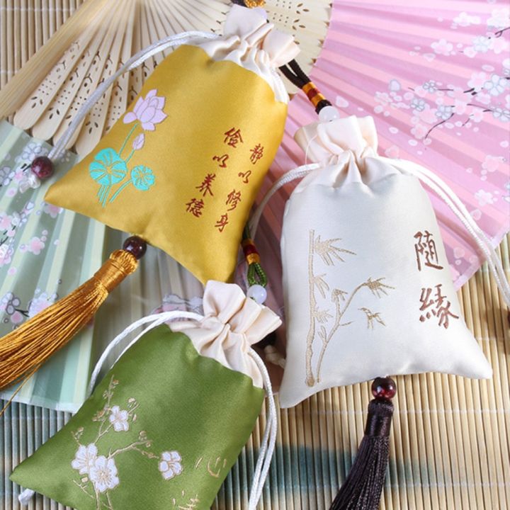 TIYOY กระเป๋าผ้าทรงดอกบัวมีพู่สไตล์จีนโบราณเครื่องประดับรถยนต์ขนาดเล็ก ...