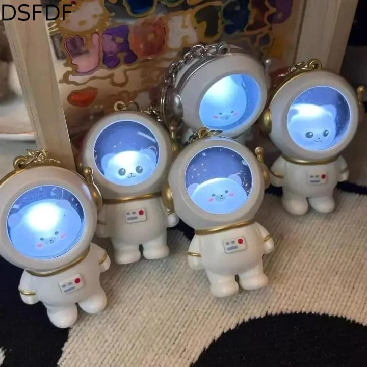 DSFDF นักบินอวกาศที่ดีที่สุด พวงกุญแจเรืองแสงเบา คืนเต็มไปด้วยดวงดาว ...