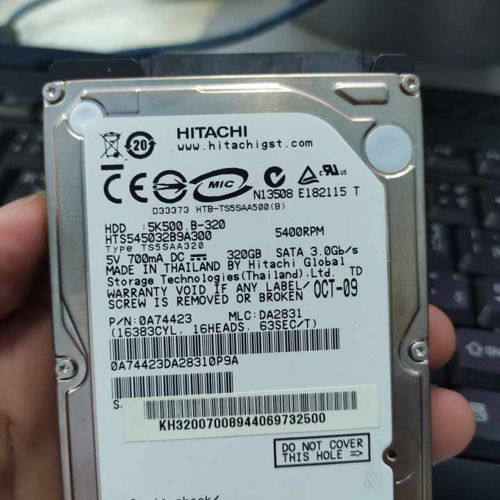 อาร์ดดิส โน้ตบุ๊ก มือสอง ของแท้ ยี่ห้อ hitachi 320 GB ใสๆไม่แบต ไม่ติด ...