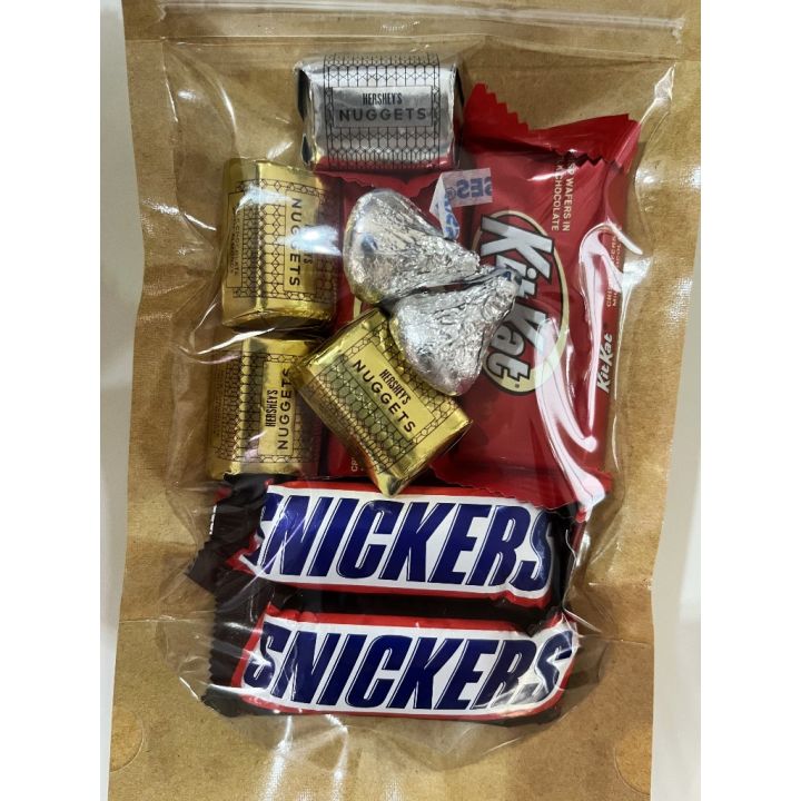 ASSORTED CHOCOLATE POUCH 10 PIECES- KITKAT SNICKERS HERSHEY'S NUGGETS ...