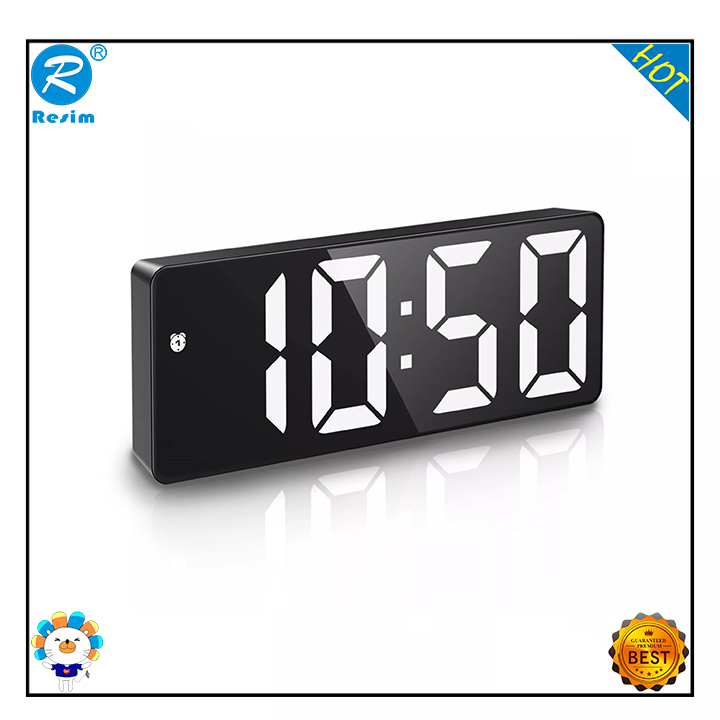 Resim Digital Clock USB Power Table Clock Brightness Auto Changeable ...