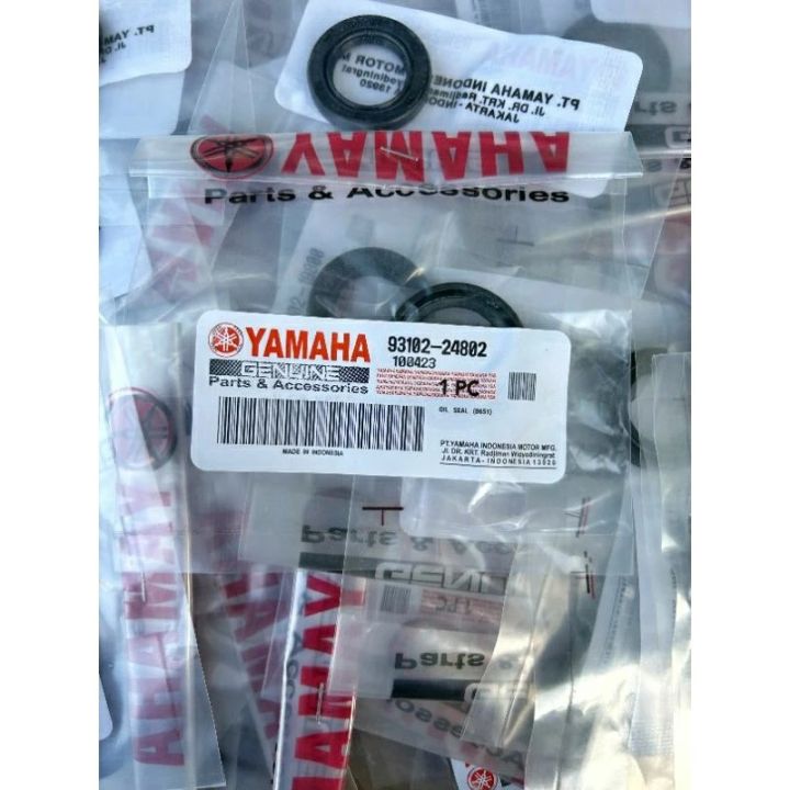 YAMAHA 93102-24802 OIL SEAL - OIL SEAL - PULLEY SIDE NMAX V1 V2 2023 ...